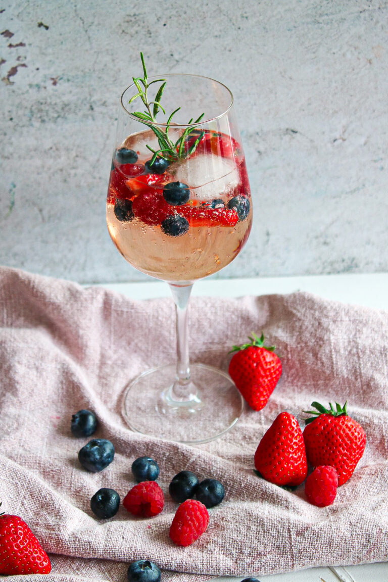 Wild Berry Lillet - der perfekte Lillet Cocktail